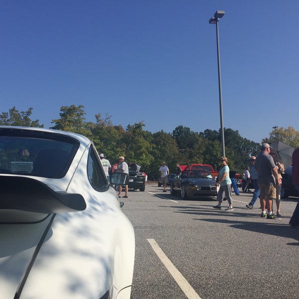 Hennessy Porsche - Car Dealership