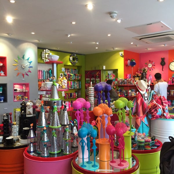 Pylones (Now Closed) - Central Brighton - 16-17 Cranbourne St.