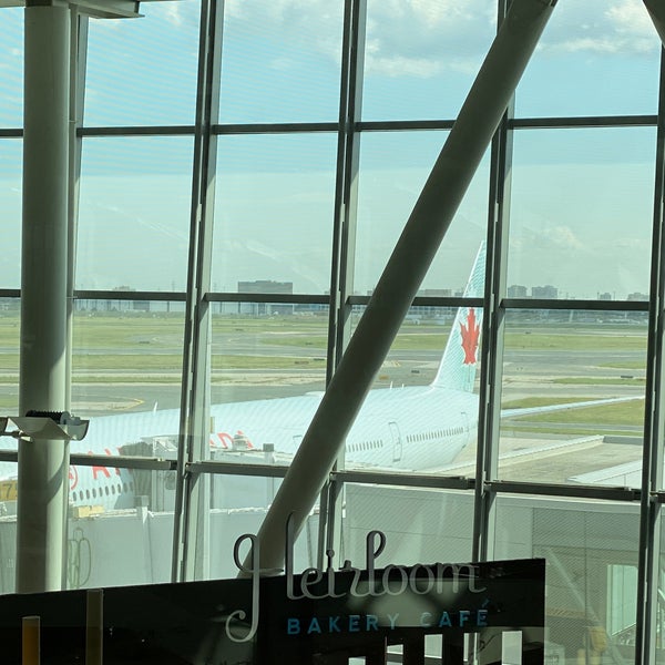 Gate E75 - Toronto Pearson International Airport - Mississauga, ON