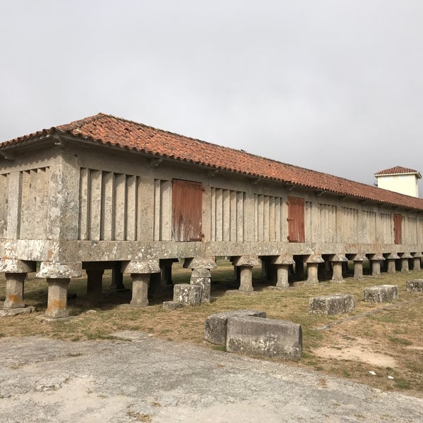 Mosteiro de San Xoán de Poio - Monastery in Poio