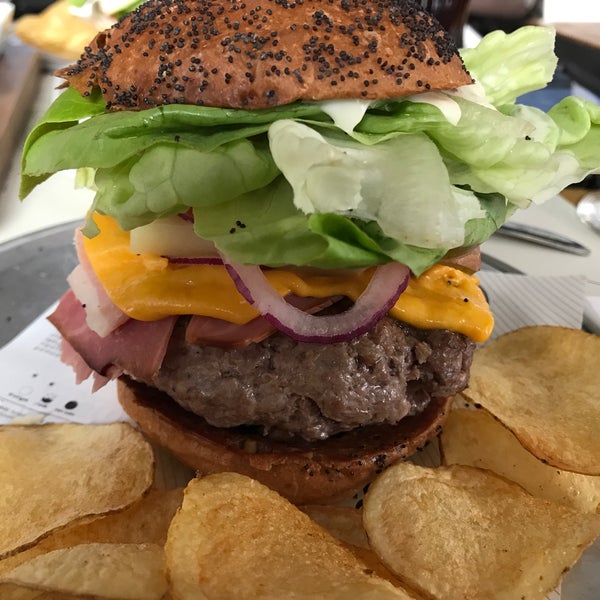 Ham Holy Burger - Burger Joint in Brera