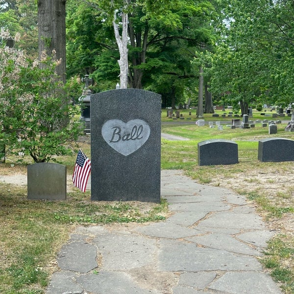 Lucille Ball's Gravesite - Cemetery in Jamestown