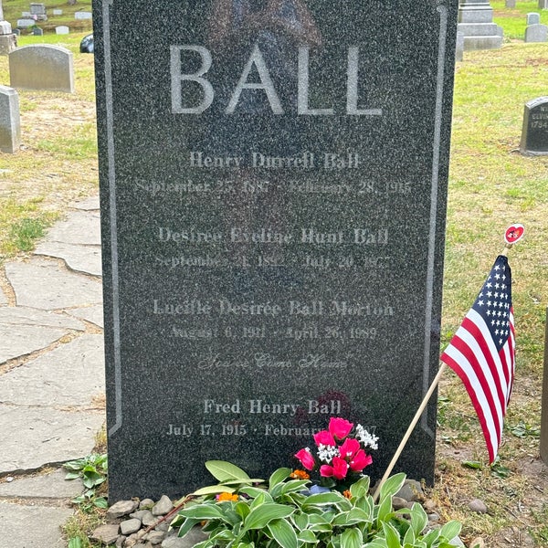Lucille Ball's Gravesite - Cemetery in Jamestown