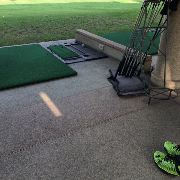 Par 3 Masters Golf Club - Golf Driving Range in จตุจักร