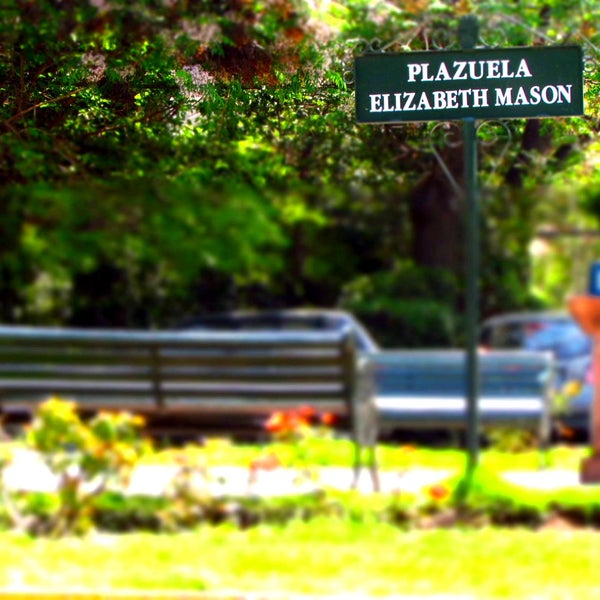 Plazuela Elizabeth Mason - Plaza