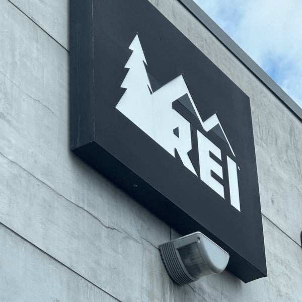 REI - South Tacoma - 3825 S Steele St