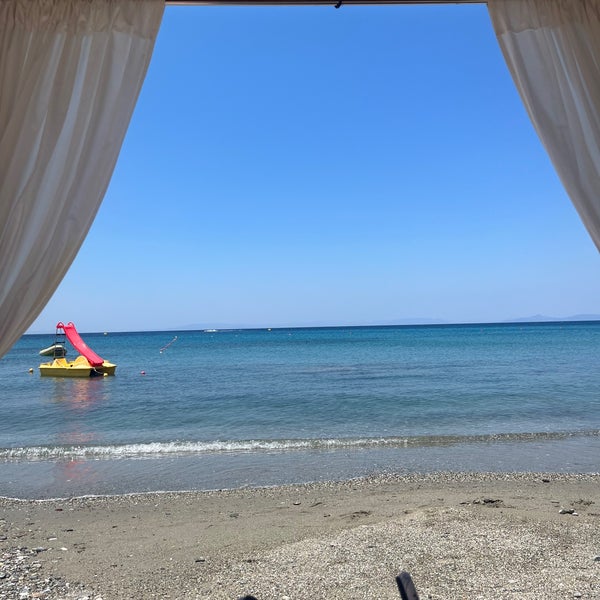 Eden Beach - Beach in Saronida