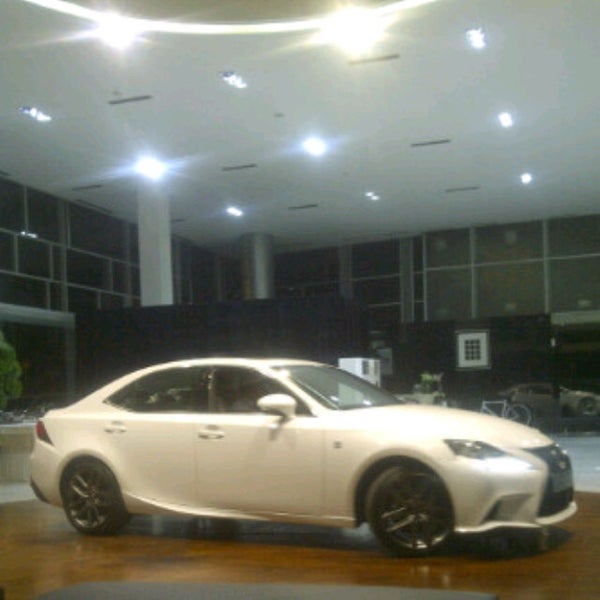 Lexus Gallery - Menteng - 2 tips from 137 visitors