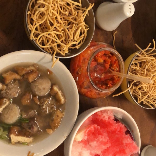 Baso So'un & Mie Ayam Lodaya - Indonesian Meatball Restaurant in Bandung