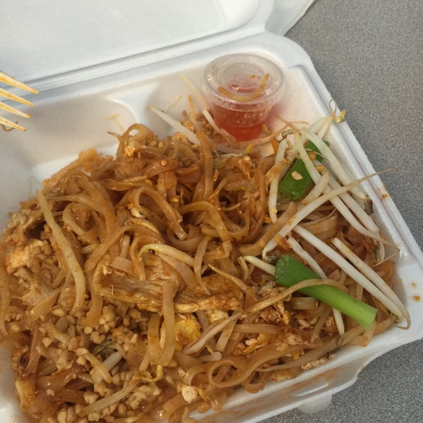 Thai Peppers - Del Ray - 14 tips from 428 visitors