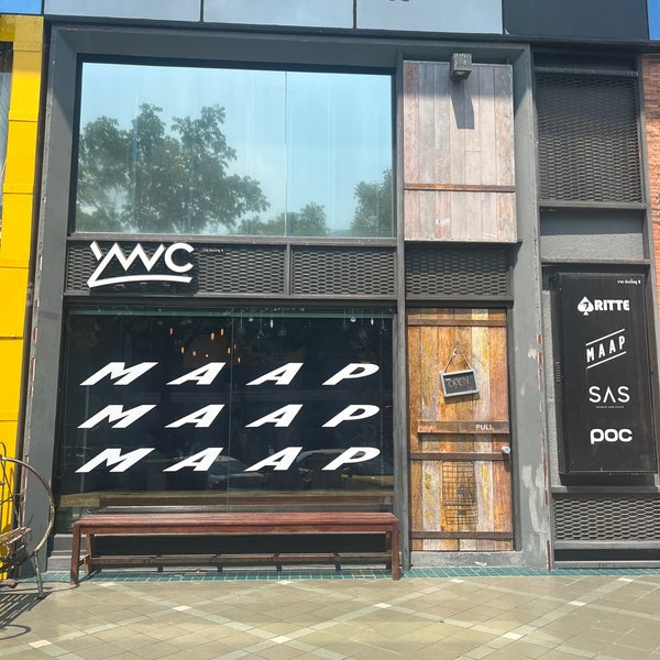 YWC (วาย ดับเบิ้ลยู ซี) - ห้วยขวาง, กรุงเทพมหานคร
