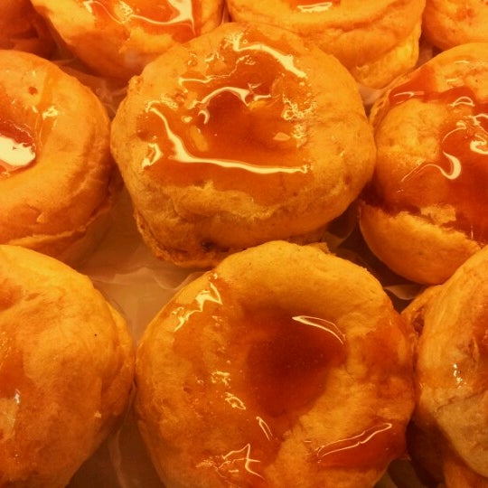 Leona's Cakes & Pastries - Bakery