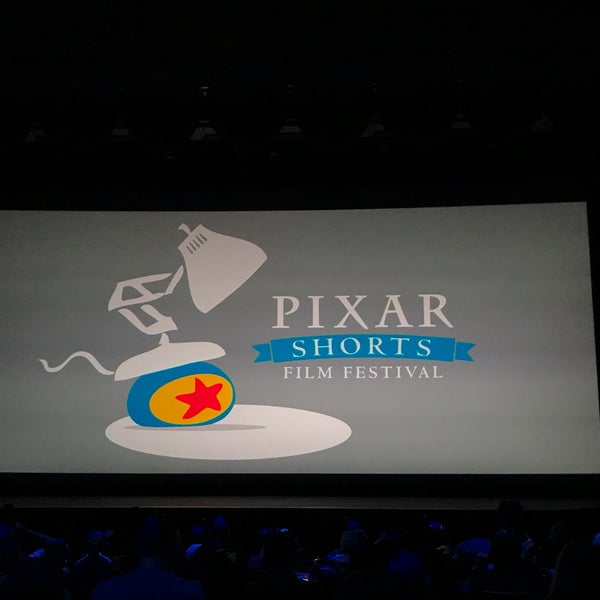 Sunset Showcase Theater - The Anaheim Resort - 2 tips