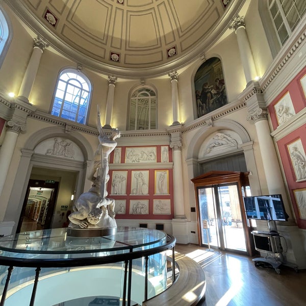 UCL Main Library Bloomsbury da niversite K t phanesi ucl-main-library-bloomsbury-da-niversite-k-t-phanesi