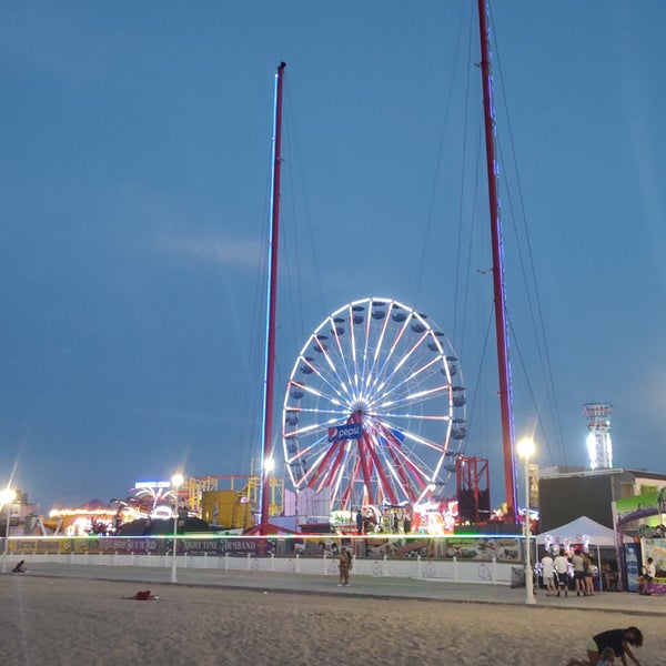 Jolly Roger at the Pier - Amusement Park