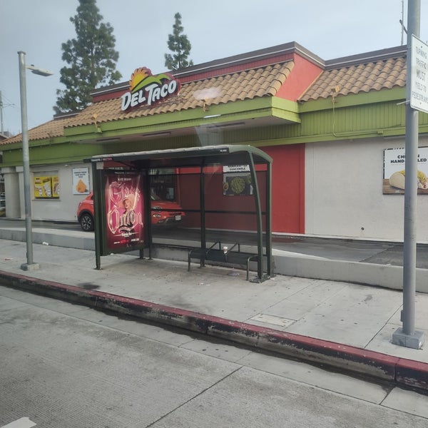 Del Taco - Fast Food Restaurant