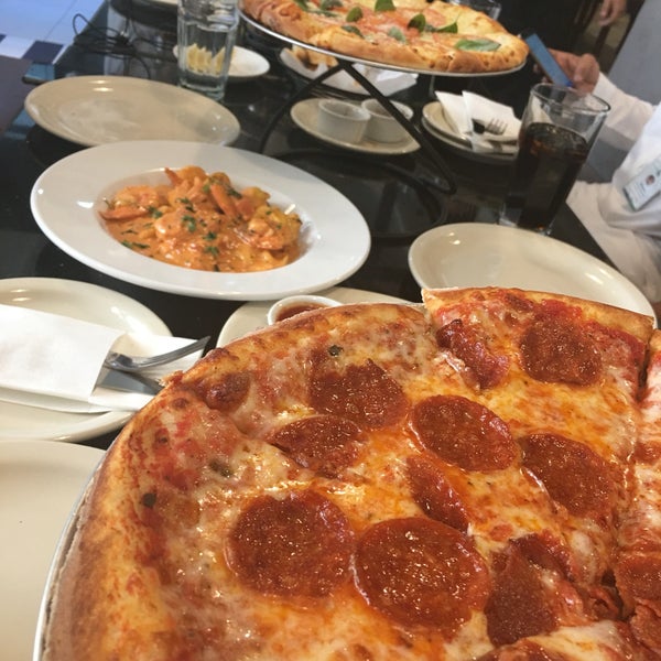 Russo's New York Pizzaria - Pizzeria in العليا