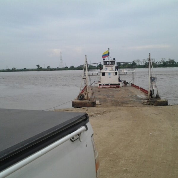 Ferry a Mompox - Boat or Ferry