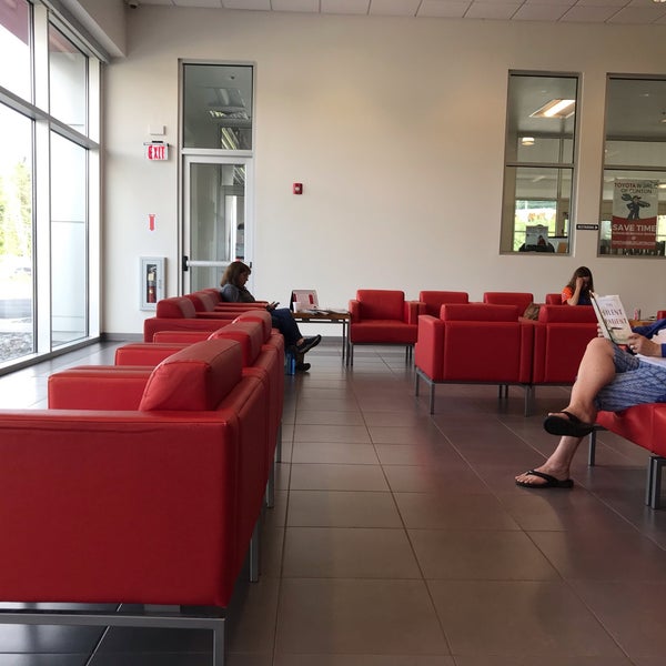 Muller Toyota - Car Dealership