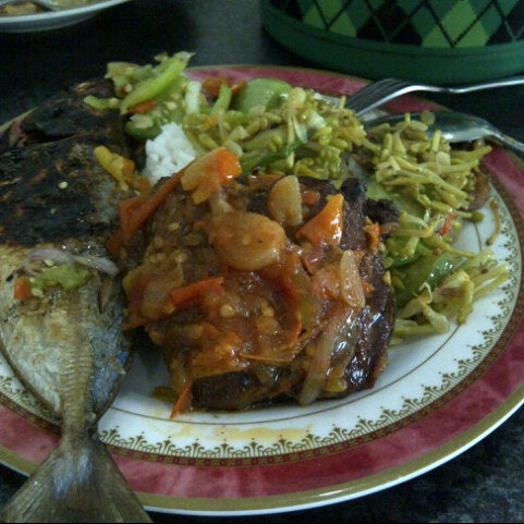 Restoran Ikan Tude Manado - Manadonese Restaurant in Jakarta Pusat