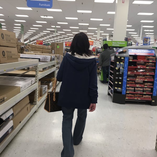 Walmart Supercentre - Calgary'da Hipermarket