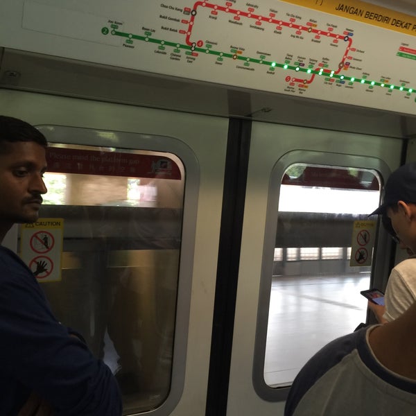 Commonwealth Mrt Station