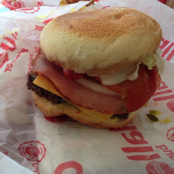 Photos at Dilallo Burger - Burger Joint in Le Sud-Ouest