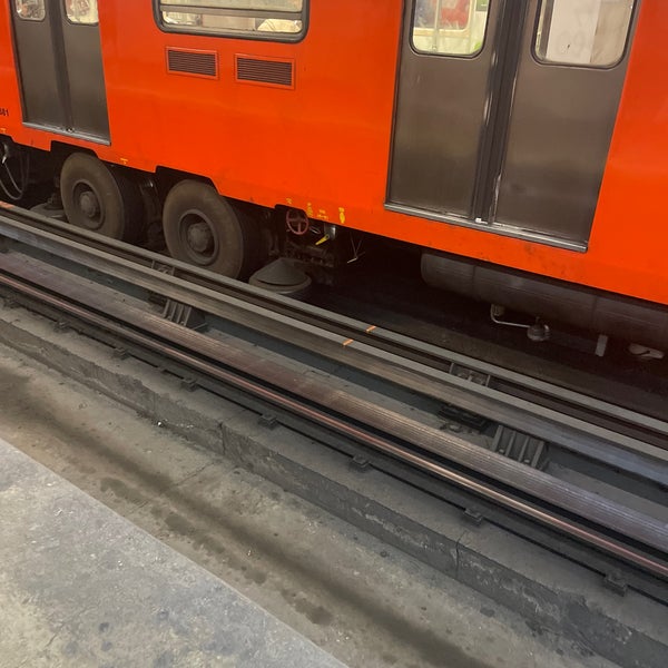 Metro Mixcoac (Líneas 7 y 12) - Metro Station in Benito Juárez