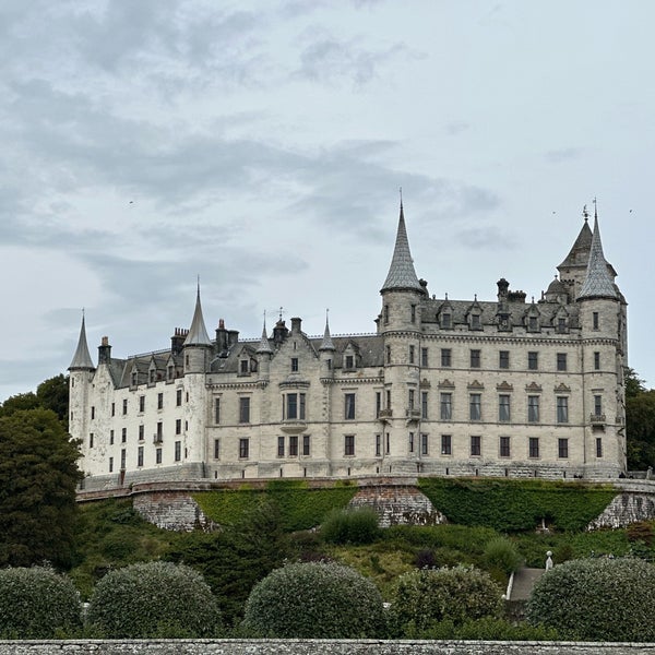 Dunrobin Castle - Castle