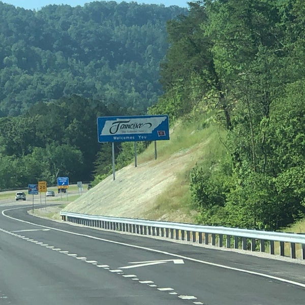 Welcome To Tennessee Sign - I-75