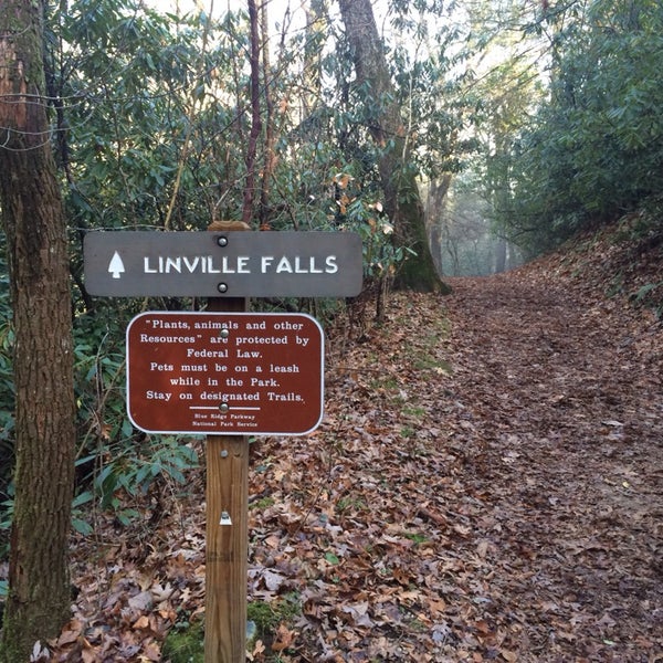 Linville Falls - Waterfall in Linville Falls