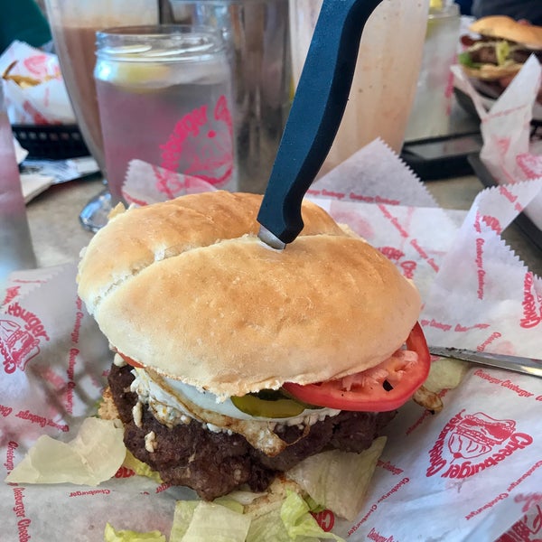 Cheeburger Cheeburger - 28 tips