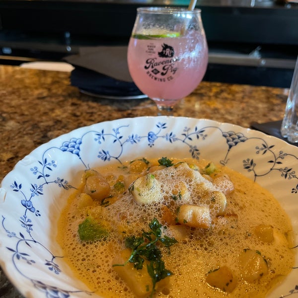 The Ravenous Pig - Gastropub