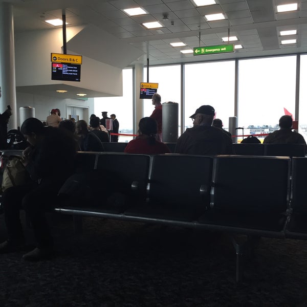 Emirates Flight EK 2 - Plane