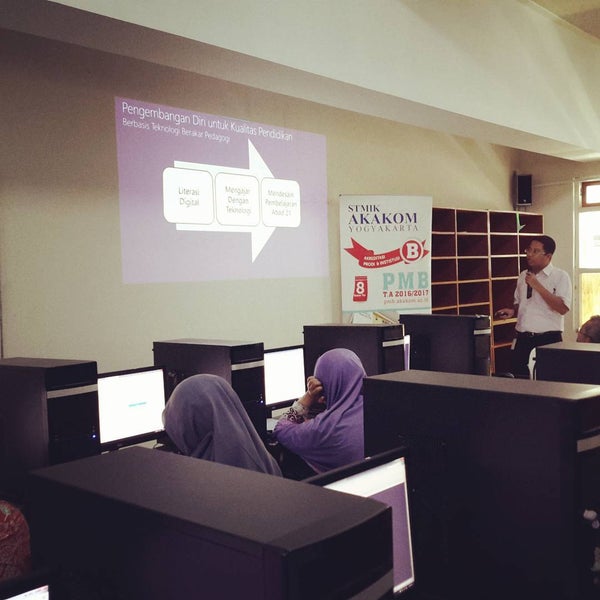 STMIK AKAKOM Yogyakarta - Bantul, DI Yogyakarta