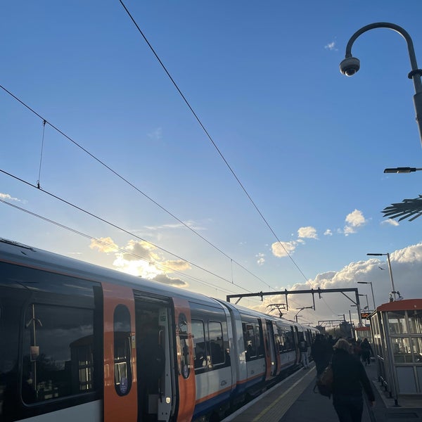 Leyton Midland Road Railway Station (LEM) - Leyton, Greater London