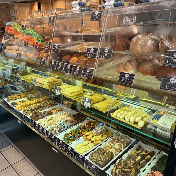 Formica Bros. Bakery - 5 tips