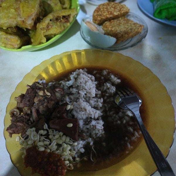 Warung Rawon / Soto Daging Rampal - Soup Spot