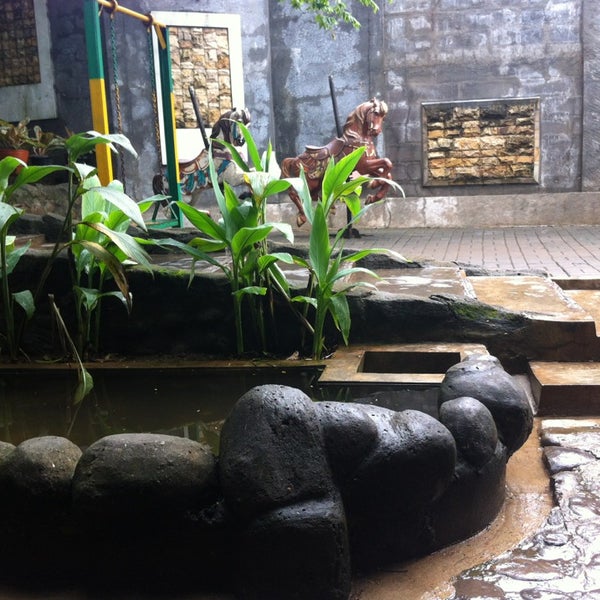Saung Apung Resto - Asian Restaurant
