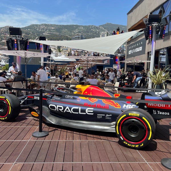 Red Bull Energy Station - Lounge