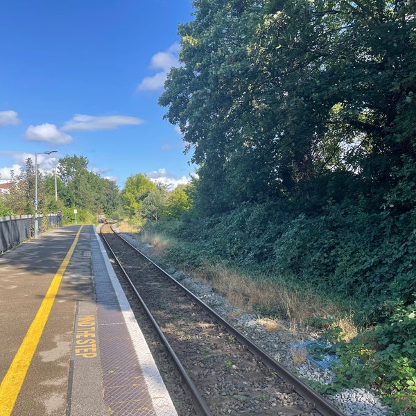 Redland Railway Station (RDA) - Rail Station