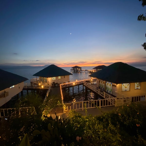 Stilts Calatagan Beach Resort - 18 tips from 1823 visitors