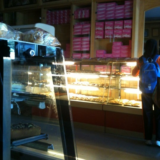 Zazil Bakery - Bakery in Makassar