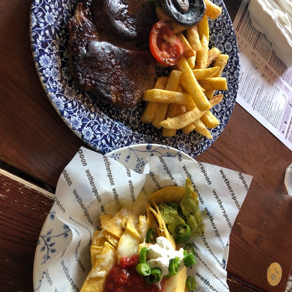 Talk of the Town (Wetherspoon) - Pub in Paignton