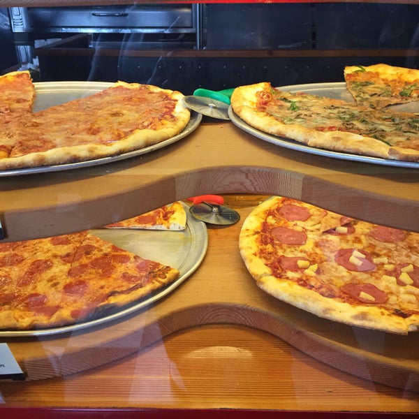 Sizzle Pie - Pizzeria