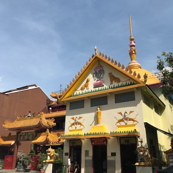 Temple Of 1000 Lights (Sakya Muni Buddha Gaya Temple) - Temple in Kallang