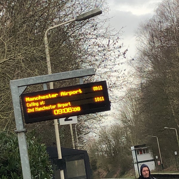 Runcorn East Railway Station (RUE) - Train Station in Runcorn