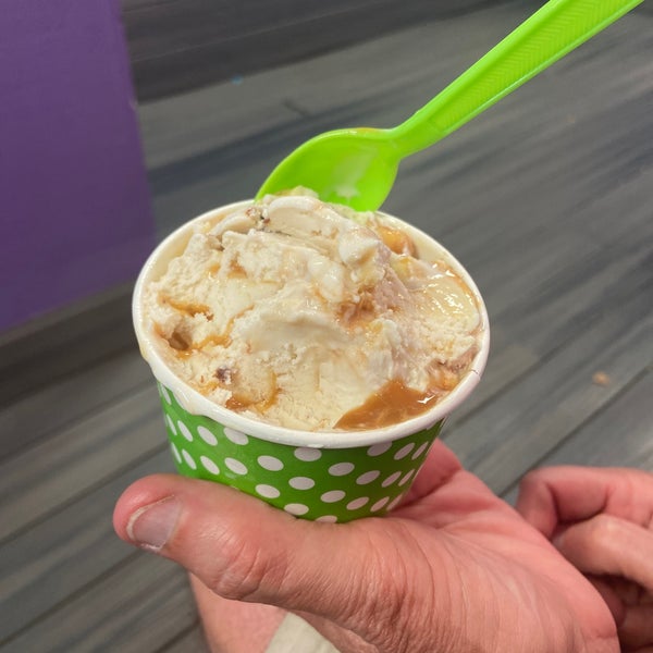 Big Olaf Creamery - 5208 Ocean Blvd
