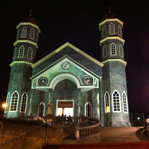 Iglesia de Zarcero - Church in Zarcero