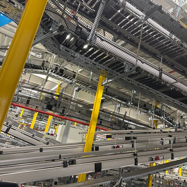 Amazon Fulfillment Center MUC3 - Distribution Center